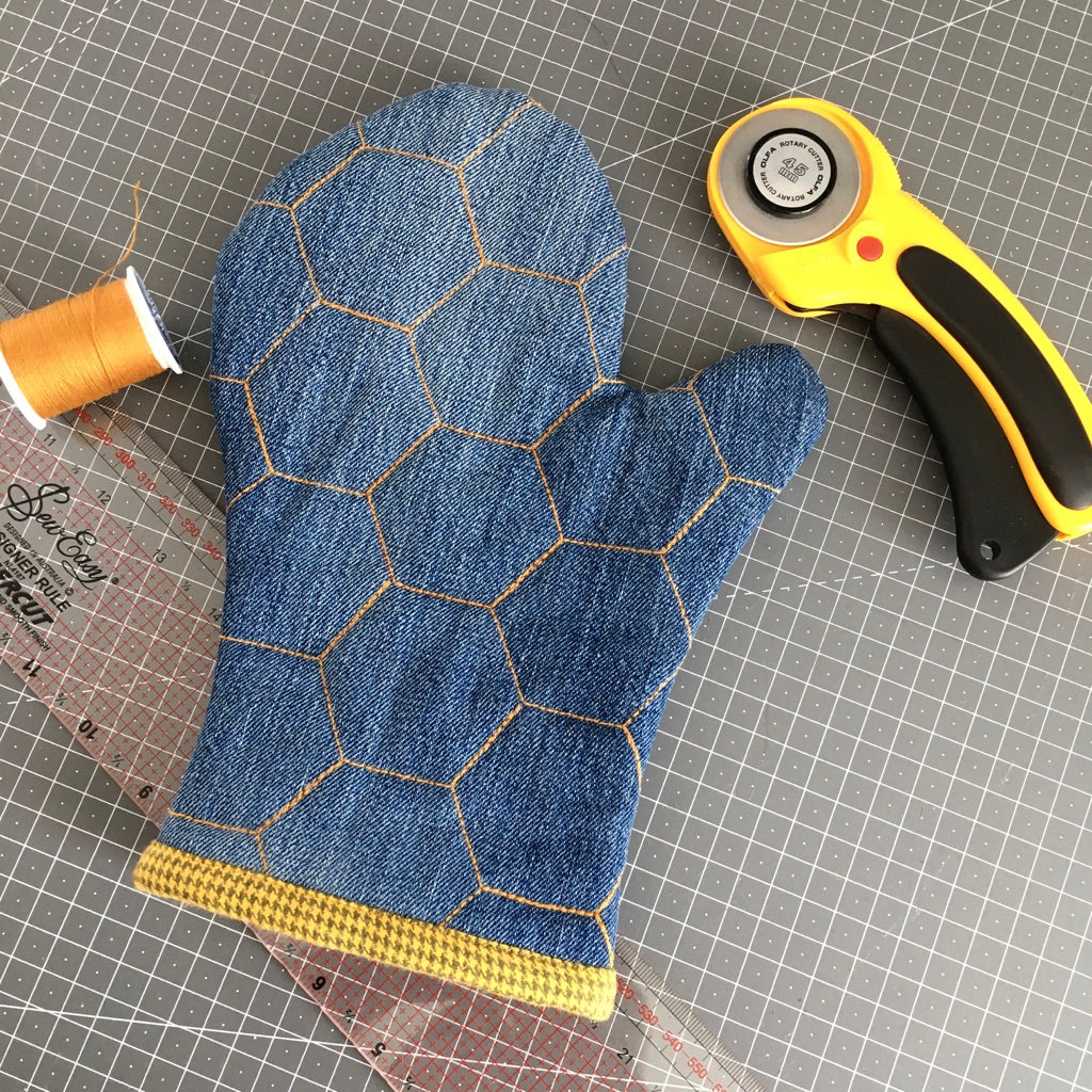 Oven glove tutorial and free template – Dhurata Davies
